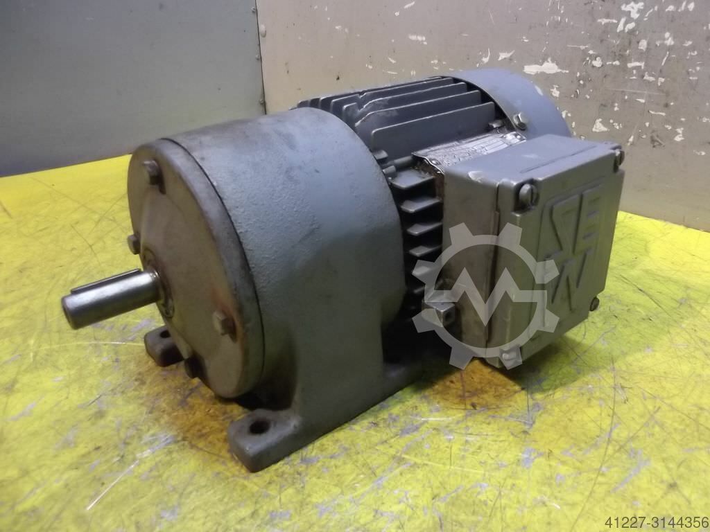 used Gear motor 0.15 kW 126 rpm SEW-EURODRIVE R30DT71K4 for sale