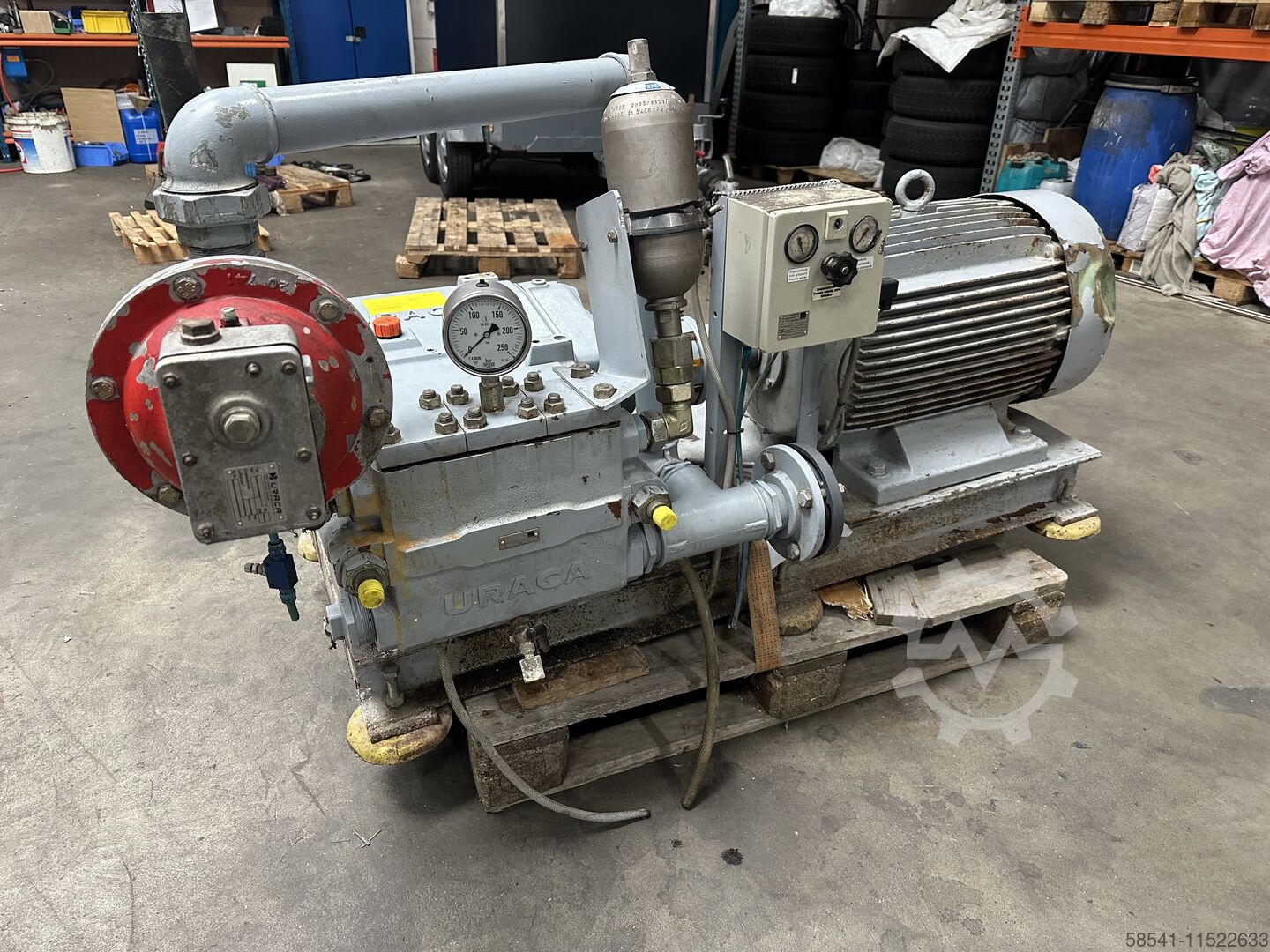 used High pressure pump unit 100bar 263lpm Uraca KD716-G for sale