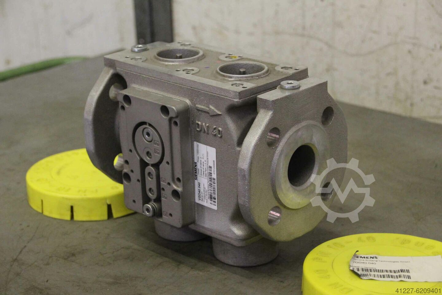 used Gas dip valve Siemens VGD40.040 for sale - Werktuigen
