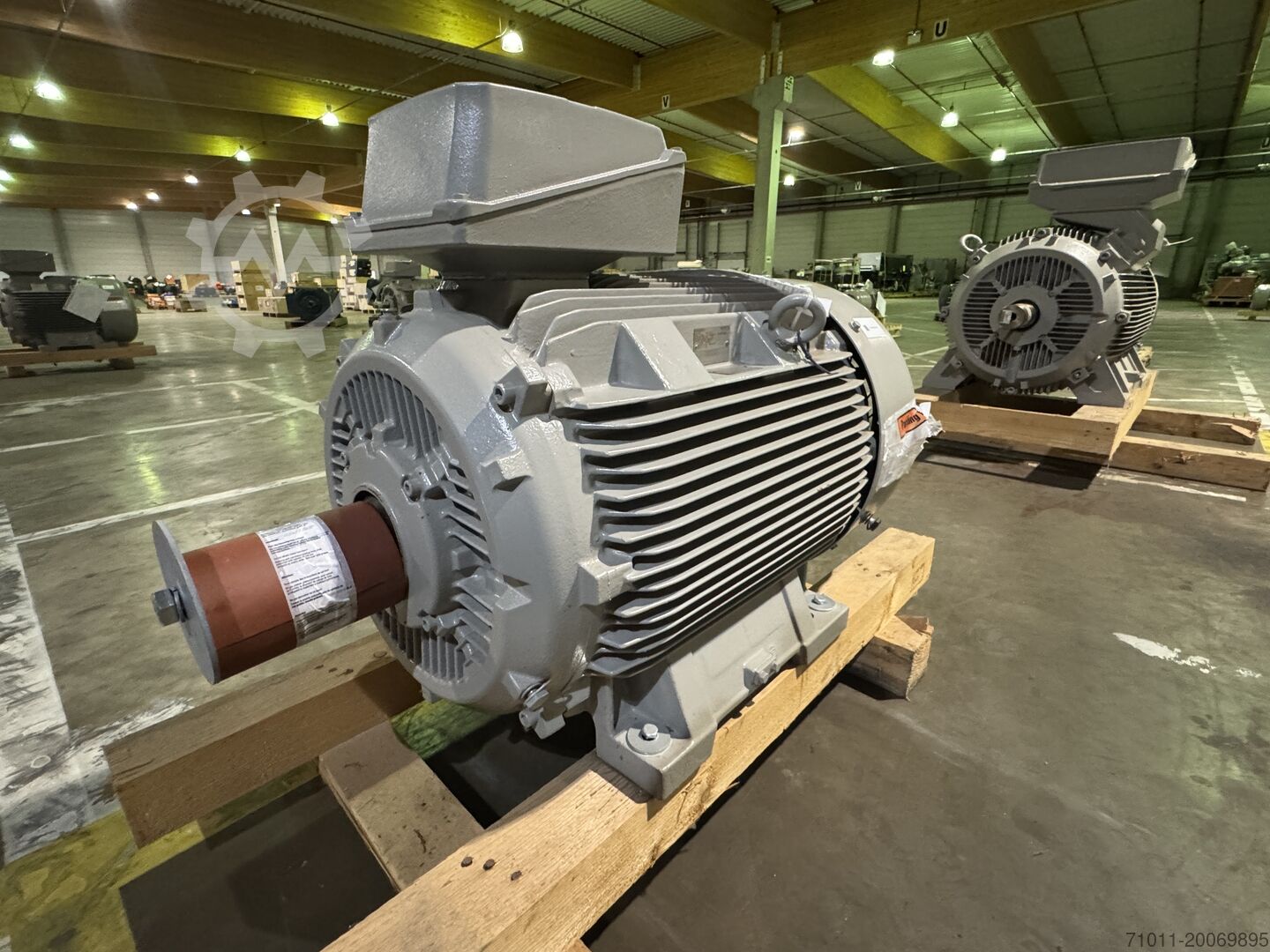 new Electric motor Siemens 1LE16032DB290AK4-Z for sale