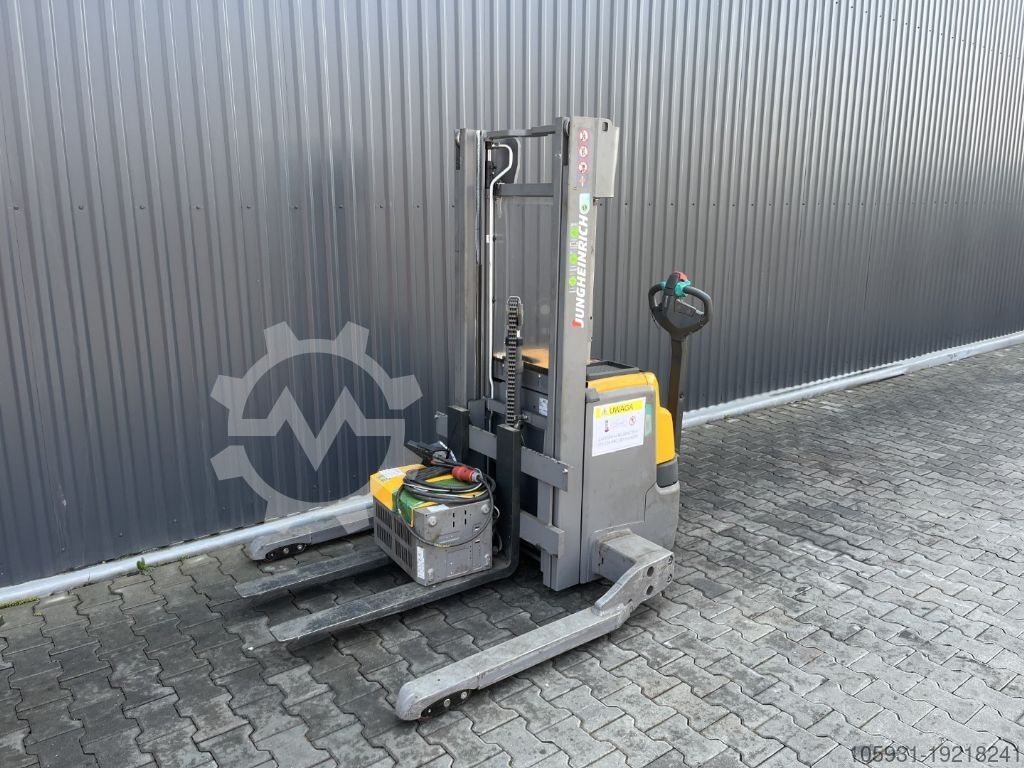 used Pedestrian Stacker Jungheinrich EJC220b for sale - Werktuigen