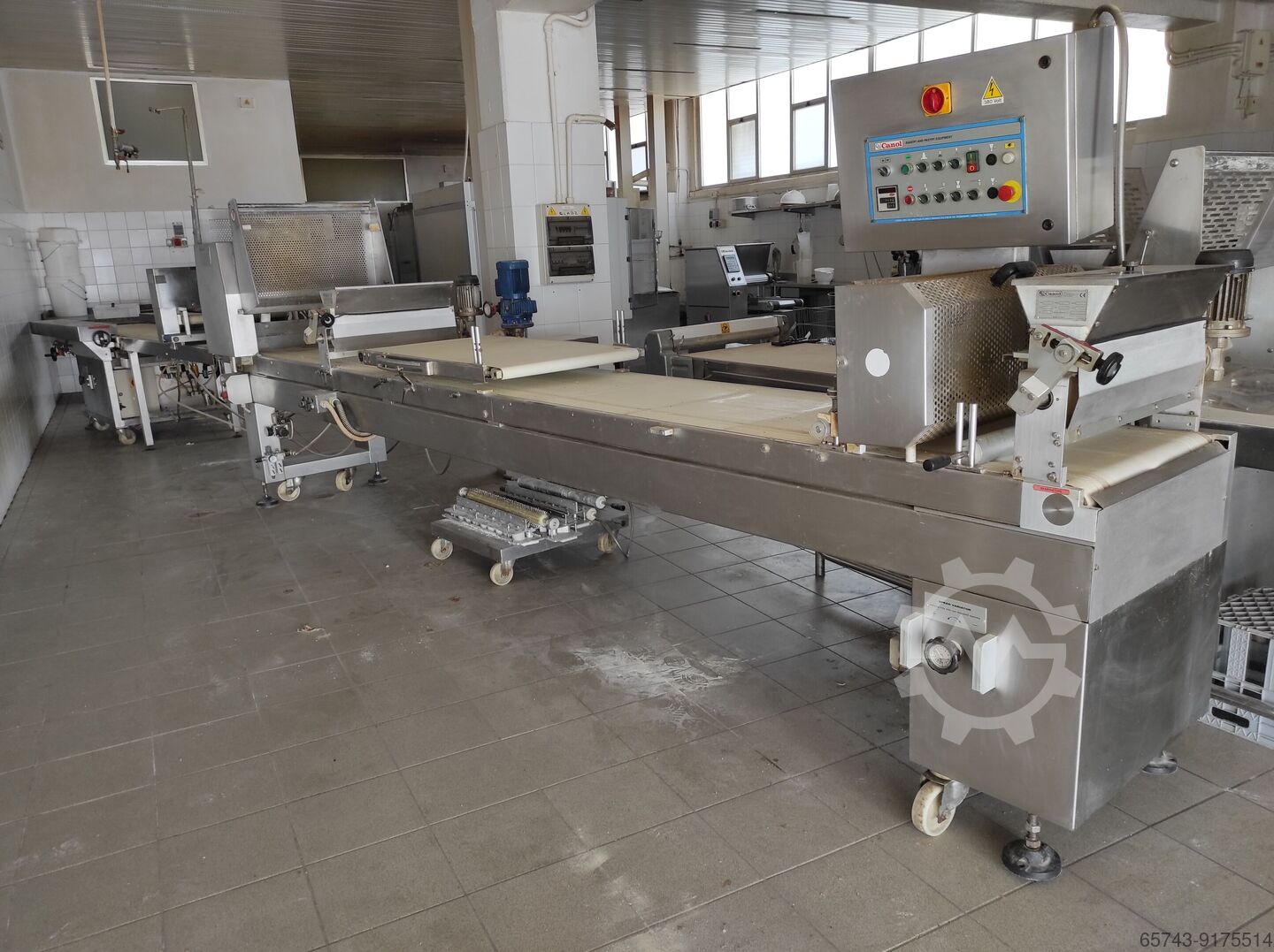 Pastry line Canol used for sale - Werktuigen