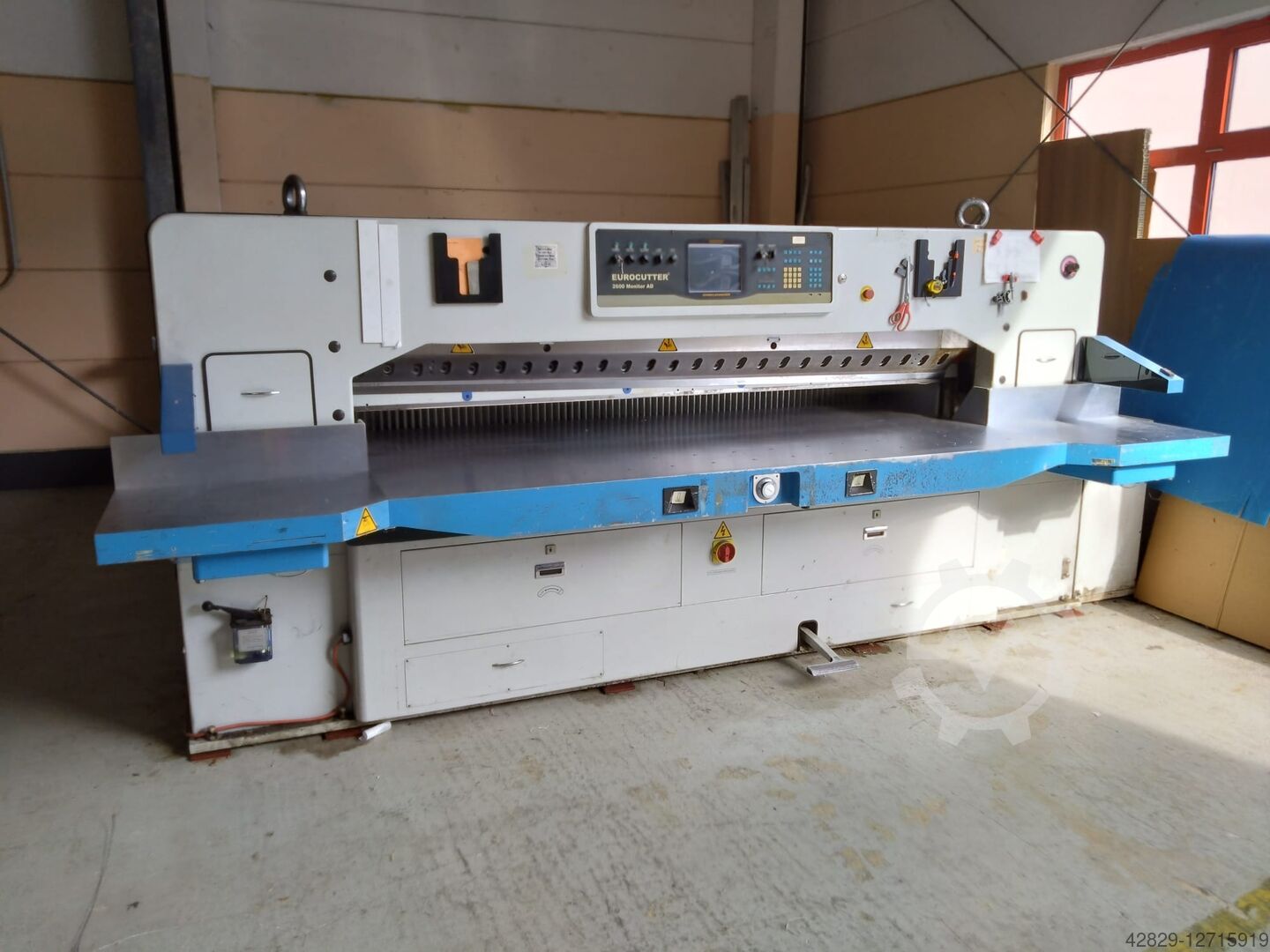 used Paper cutter Eurocutter 2600 for sale - Werktuigen