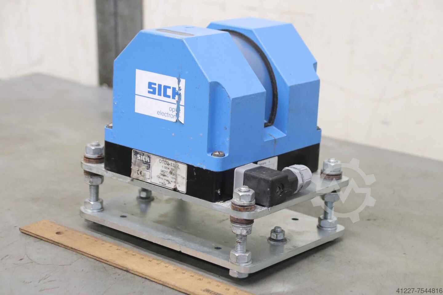 used Optical sensor Sick OTD2-1312 for sale - Werktuigen