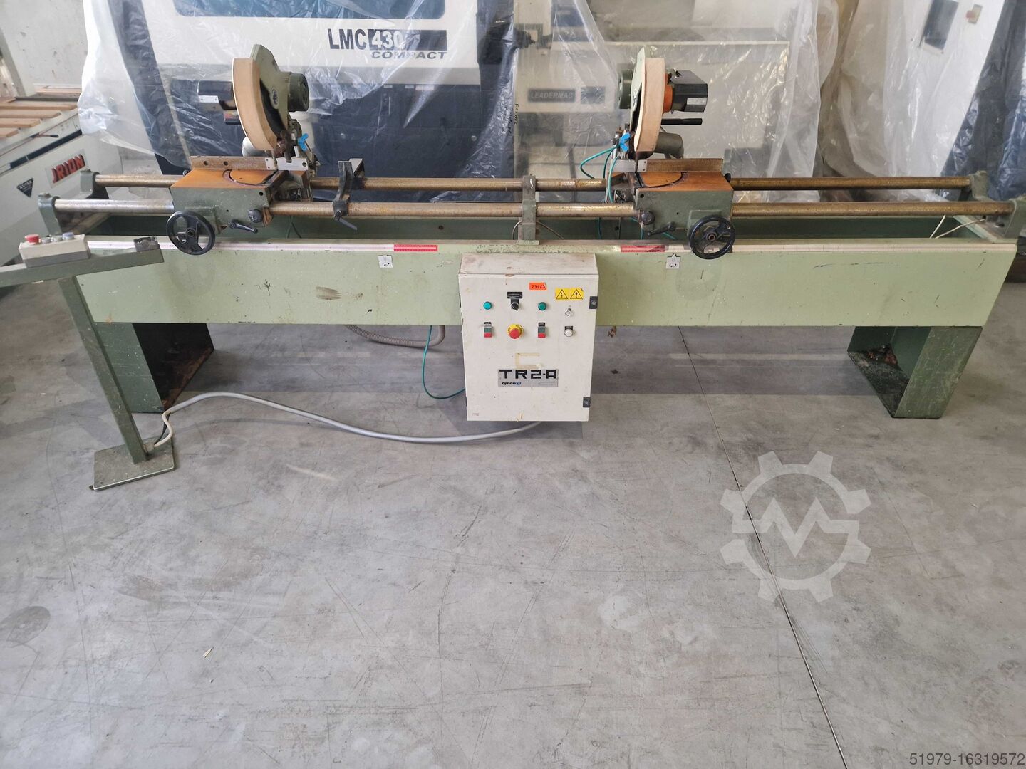 used Double mitre crosscut saw OMGA TR2A for sale - Werktuigen