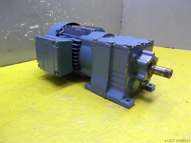 used Geared motor 0.37 kW 87/106 rpm SEW-EURODRIVE R17DT71D4 for sale